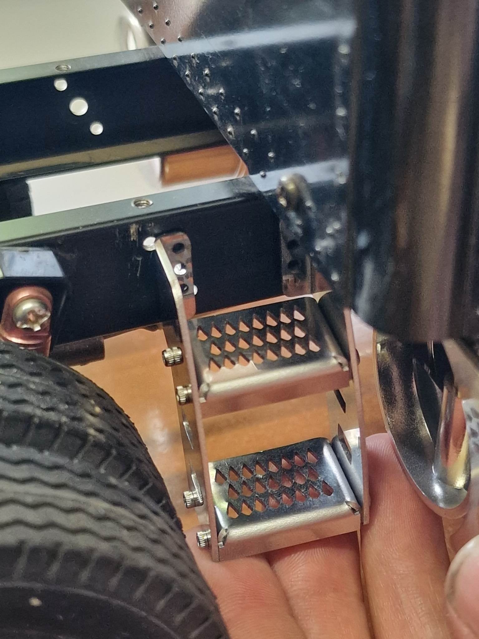 JTS tractor frame step #1 metal | SemiJoe R/C Truck Shop